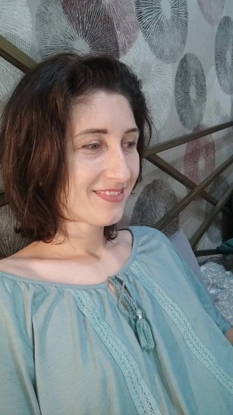 Anriasatiany Sex Chat With Horny Mature Woman